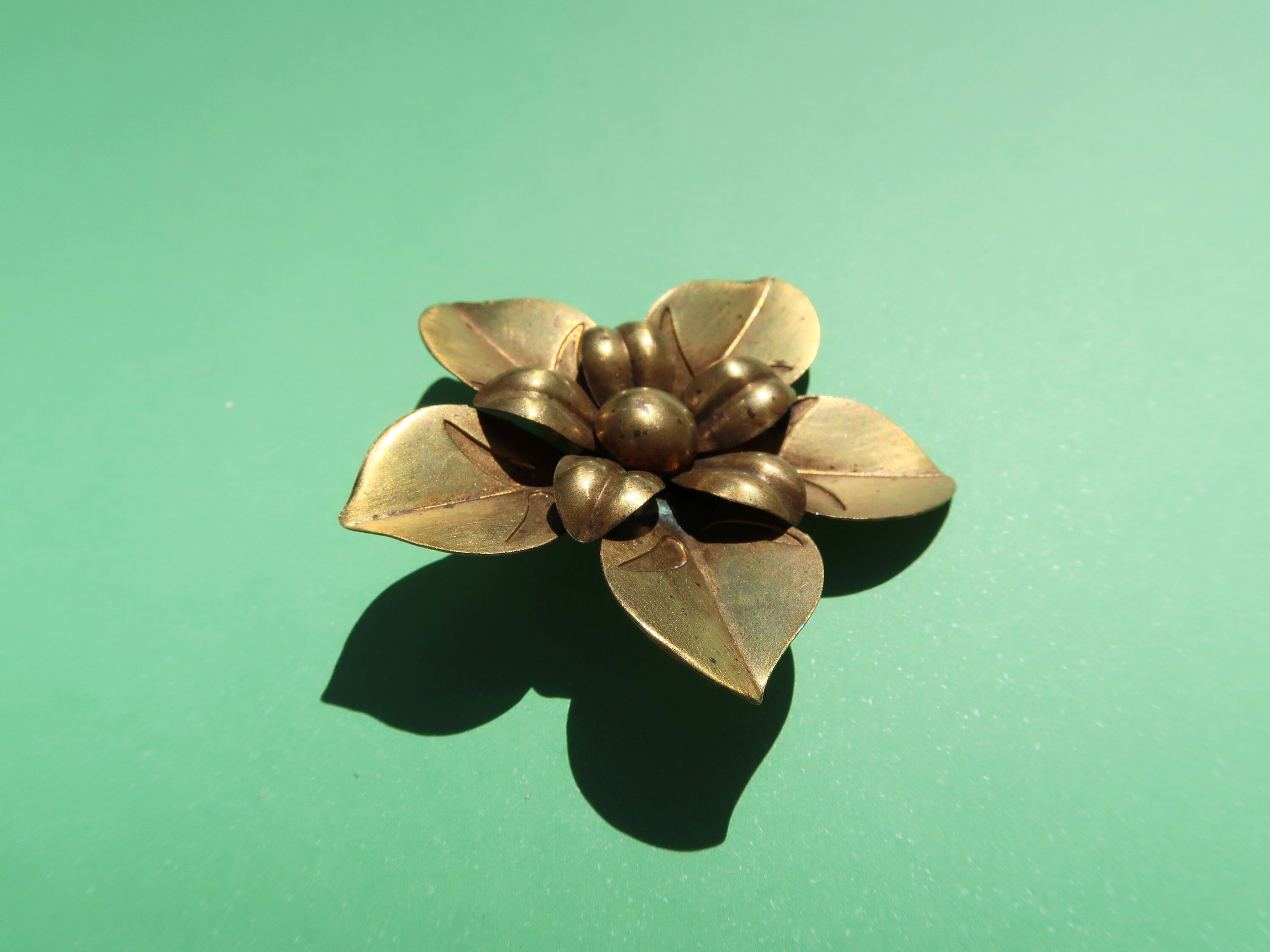 BRASS FLOWER Pin - Vintage Metal Enamel Floral Cloisonne Lapel Brooch ...