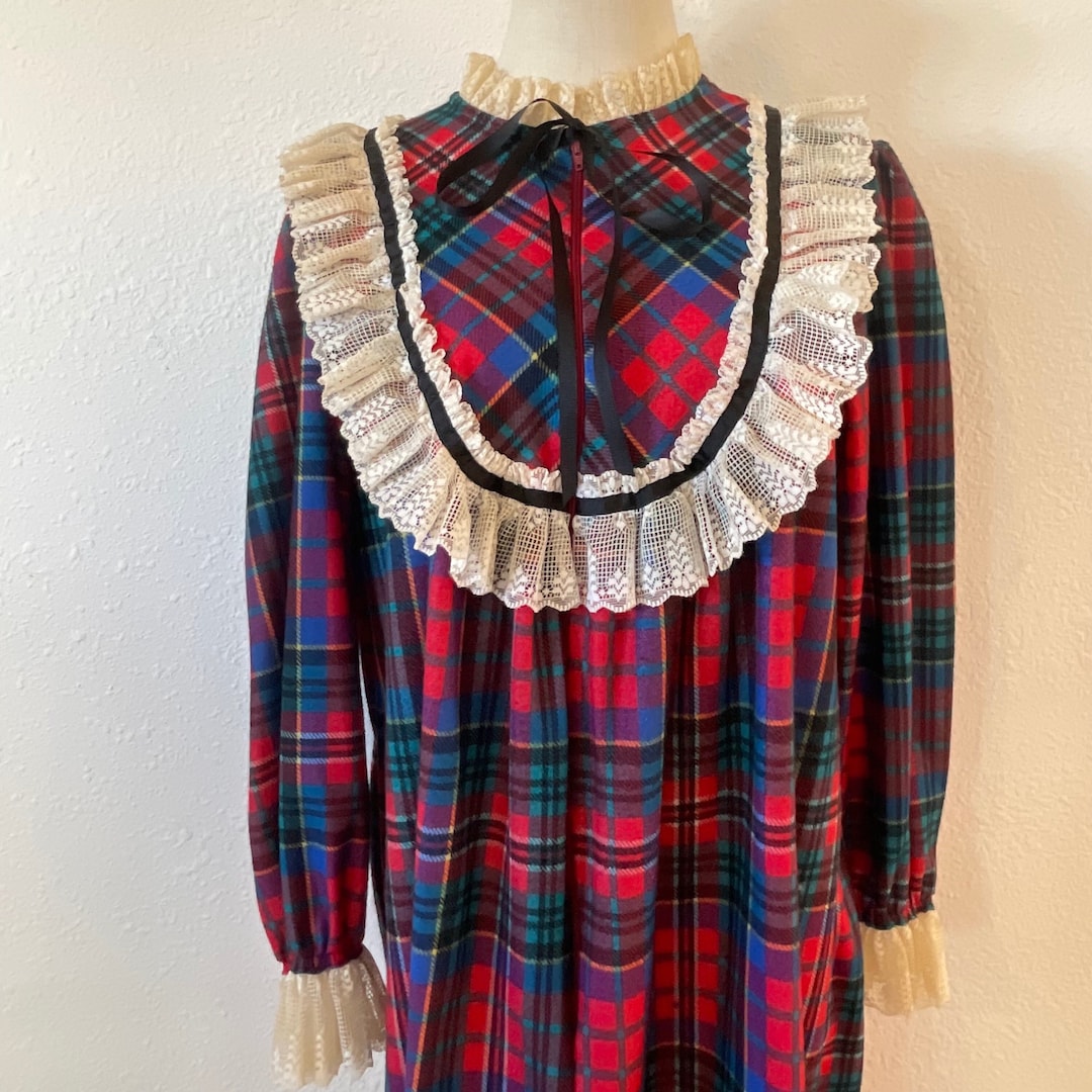 Vintage JC Penney Ruffle High Neck & Yoke Plaid Flannel Fancy House ...