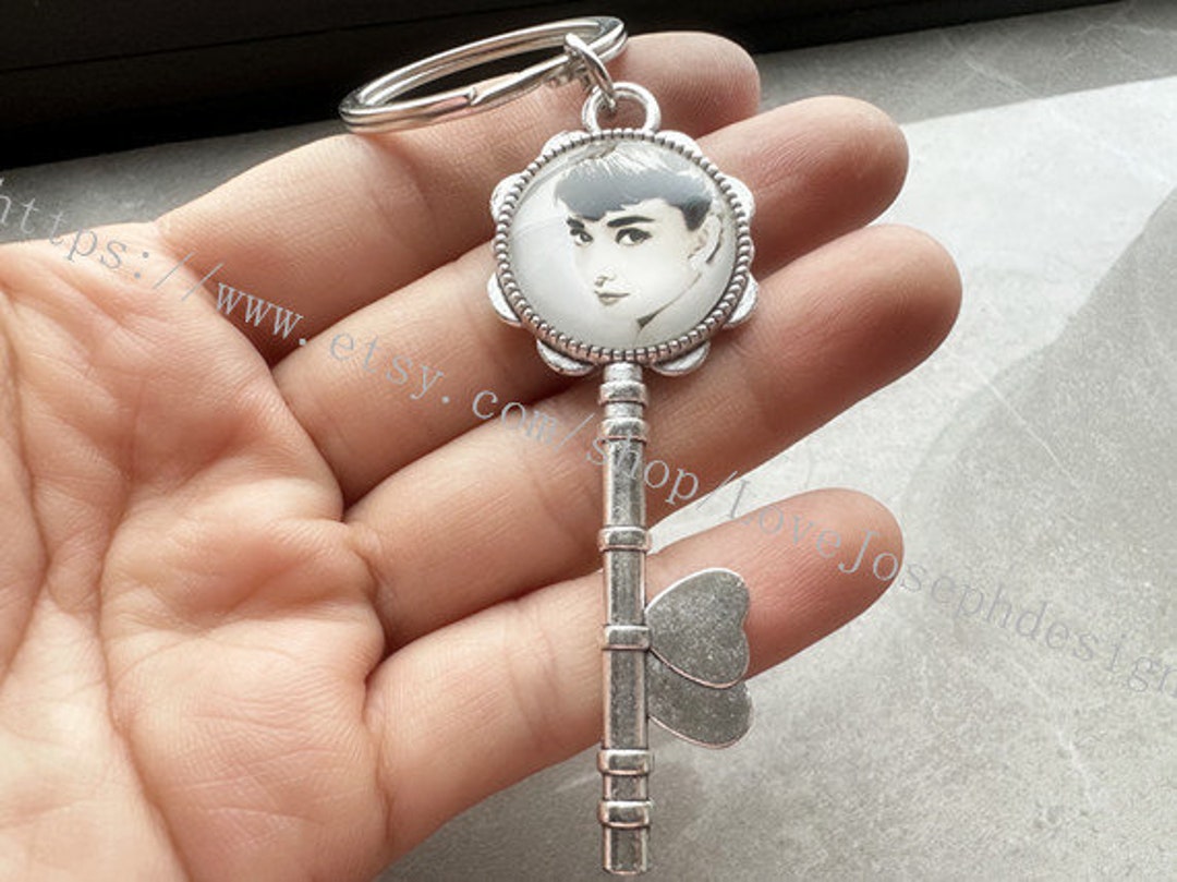 Audrey Hepburn Keychain, Audrey Hepburn Gifts Key Ring - Etsy