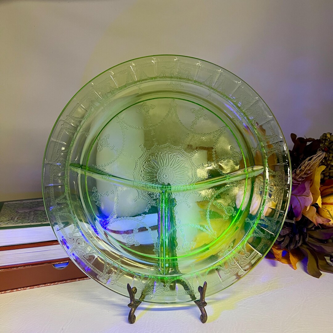 Vintage BRIGHT Green Uranium Glass Anchor Hocking Divided Plate, Cameo ...