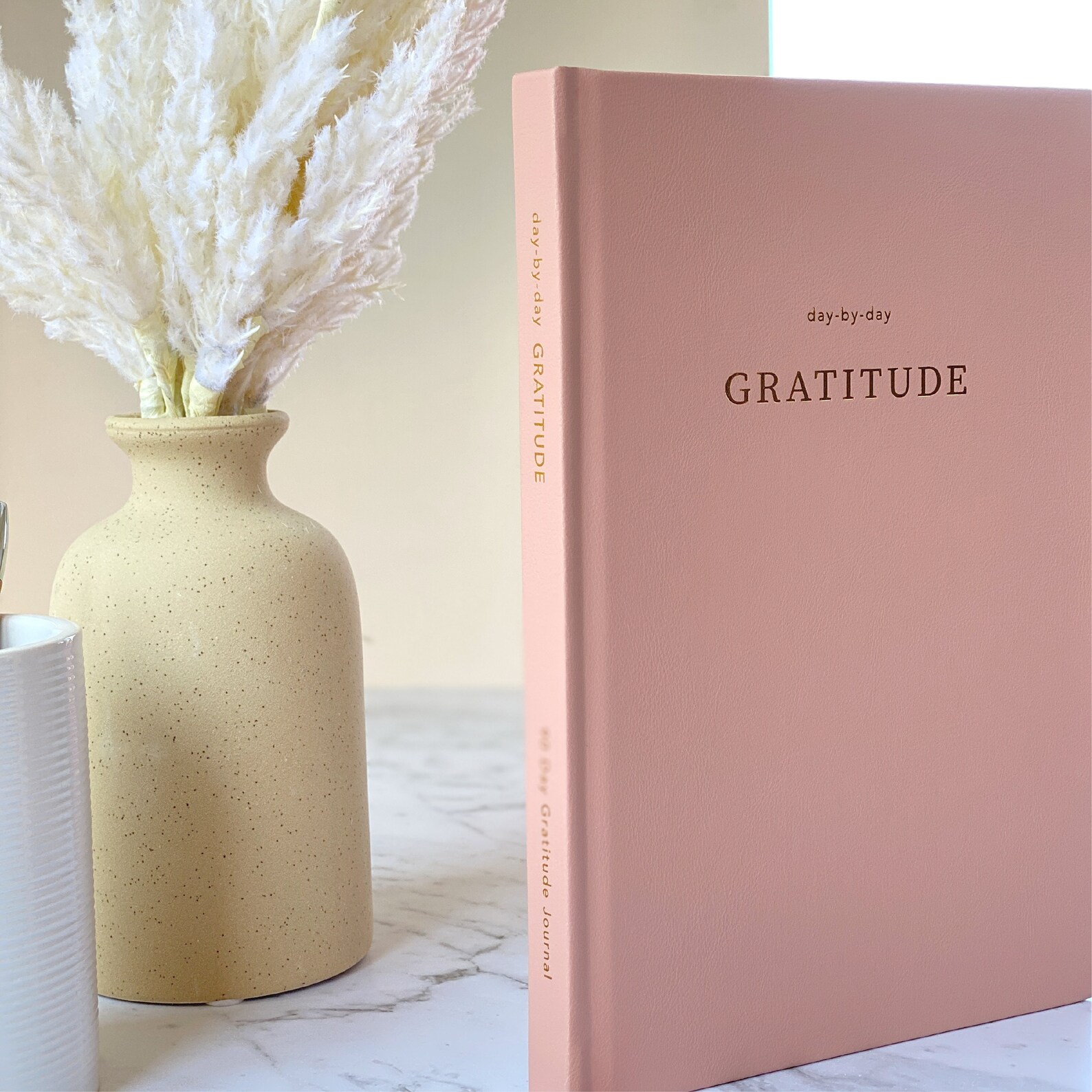 Pink Gratitude Journal – Daily Reflections, Inspirational Quotes, 90 ...