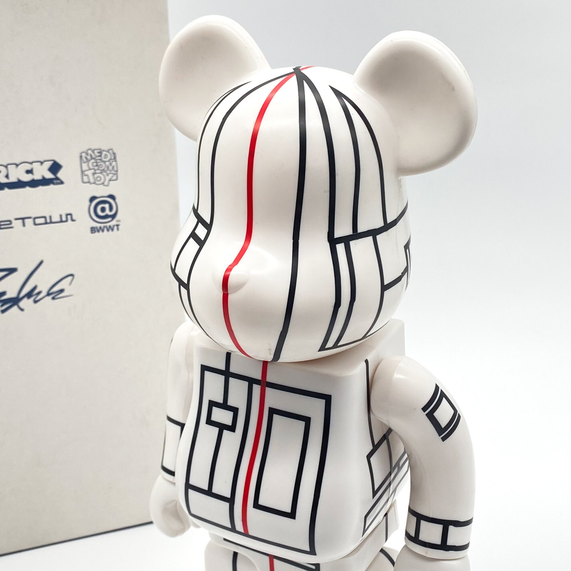 FUTURA 2000 Bearbrick 400% Worldwide Tour BE@RBRICK - Etsy FUTURA 2000 Bearbrick 400% Worldwide Tour BE@RBRICK - Etsy