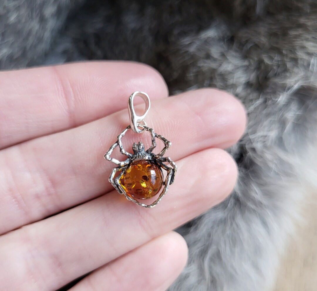 Amber Spider Pendant, Jewelry With Spiders, Halloween Necklaces ...