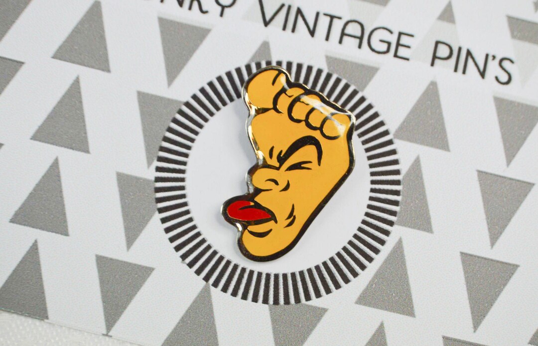 Barefoot Pins, Funny Face, Comic Drawing, Funny Colorful Pins, Vintage ...