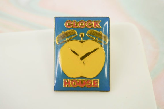 Vintage alarm clock pin, "clock house" clock, everyda… - Gem