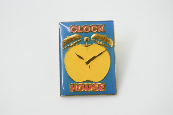 Vintage alarm clock pin, "clock house" clock, everyda… - Gem