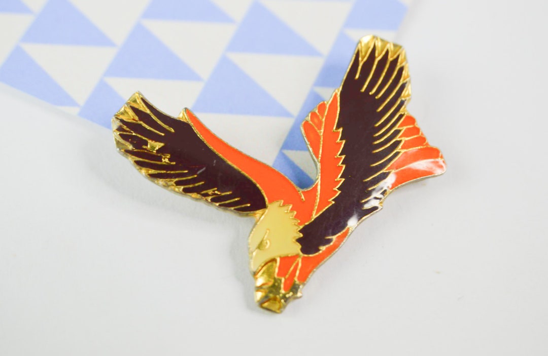 Flying Eagle Pins, Bird, Animal Pins, Raptor, Vintage Pins 80s / 90s ...