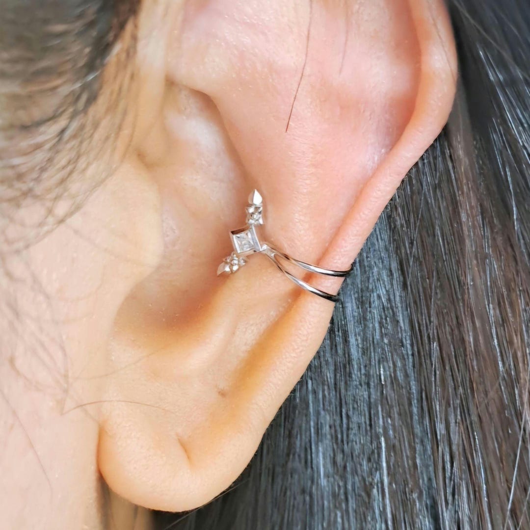 Cartilage Earrings, Silver Hoop Hinge Clicker, Conch, White Gold Plated ...