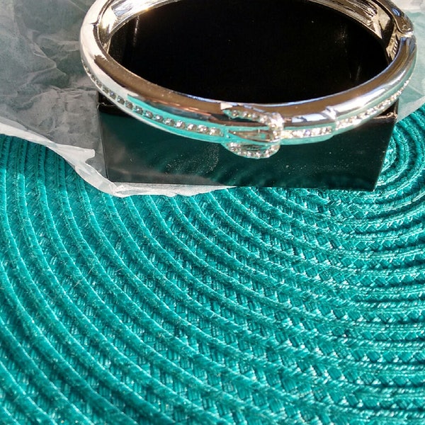 Status Jewelry - Etsy