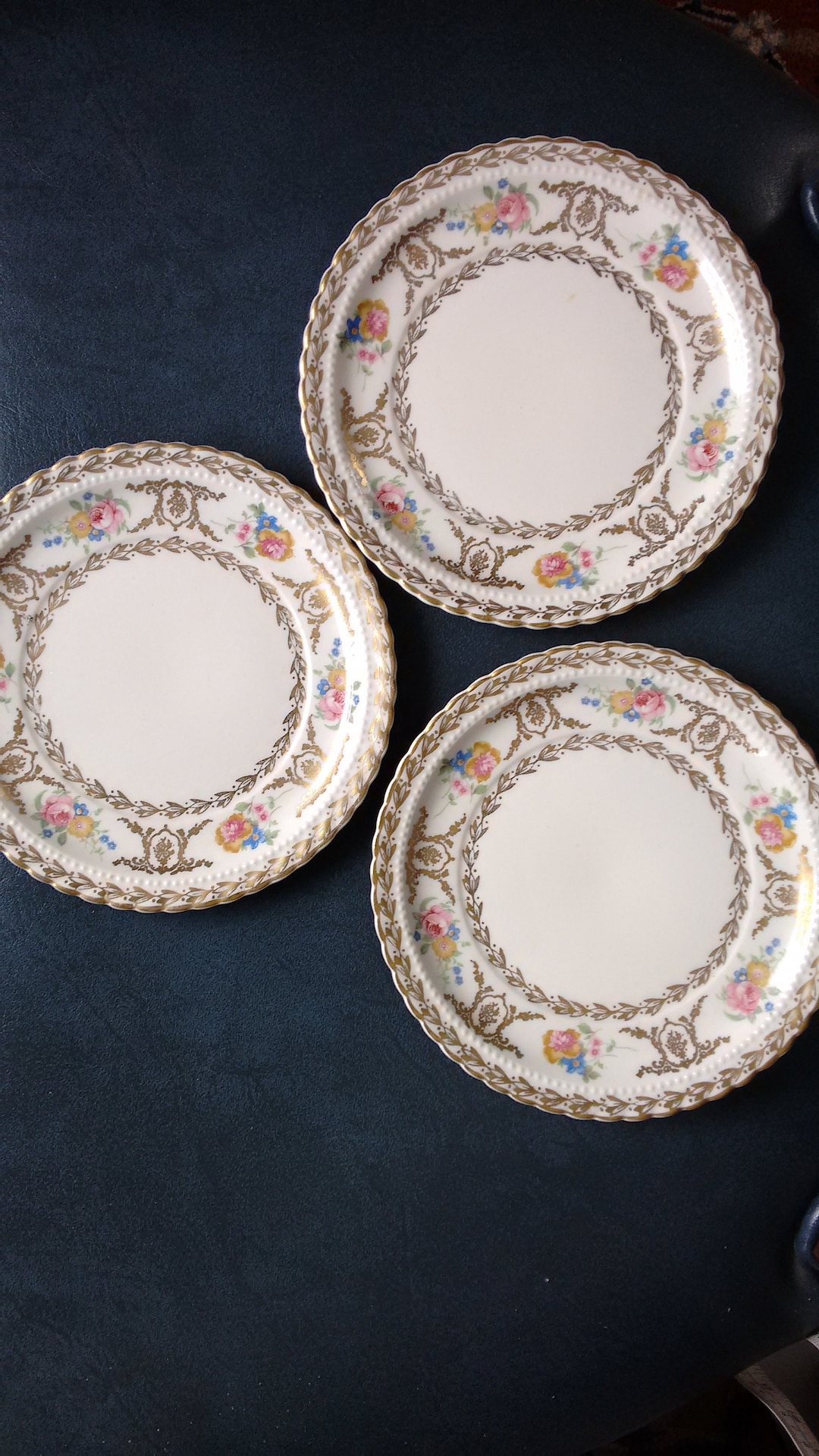 Assiettes roses assiettes Steubenville porcelaine florale Monticello ...