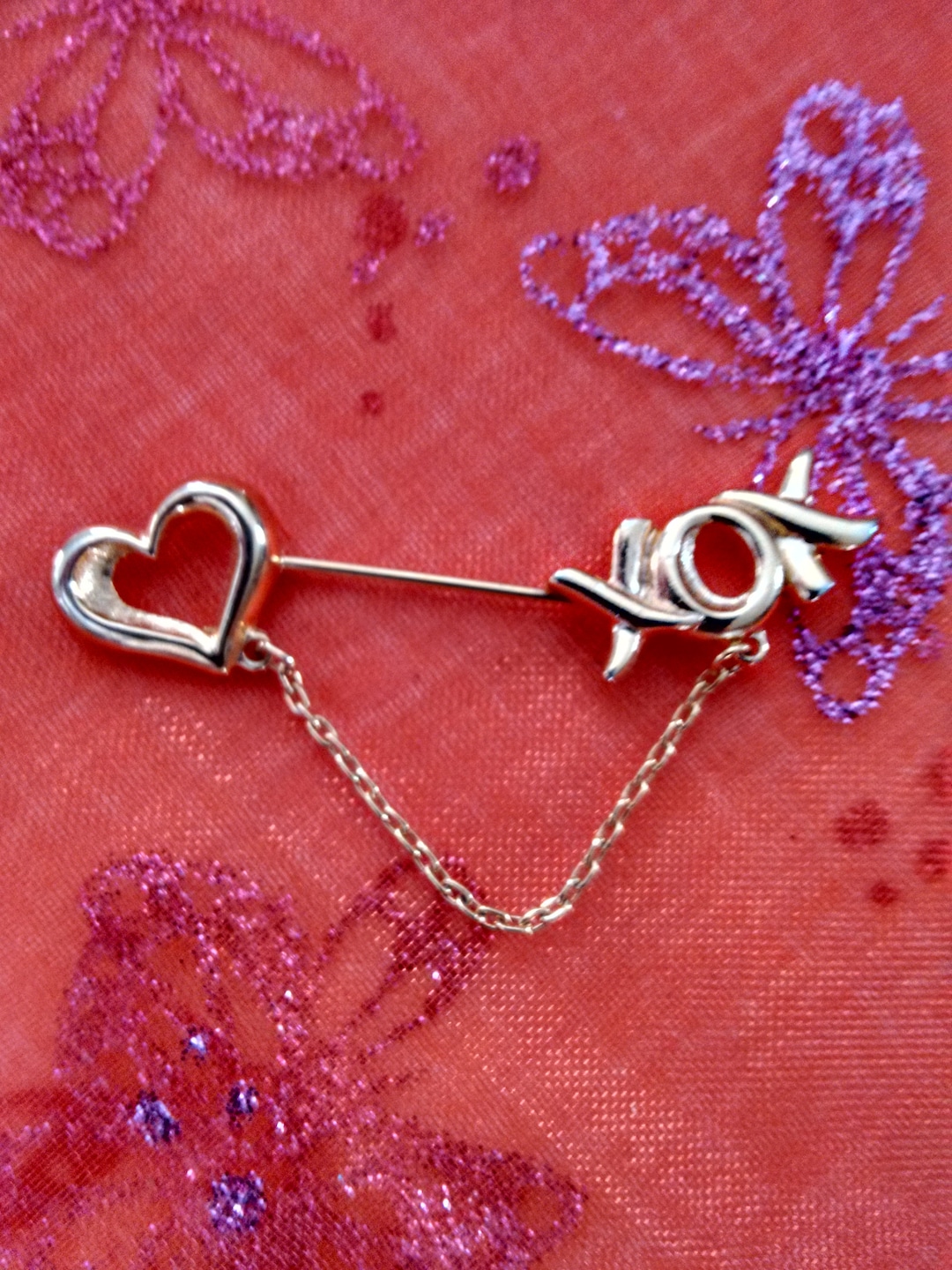 Valentine Pins Gifts for Mom Jewelry Hugs and Kisses Pin Heart Jewelry ...
