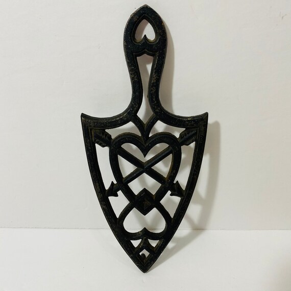 Vintage Cast Iron Metal Spade Trivet Hearts Cupid Arrow Serving Odds ...