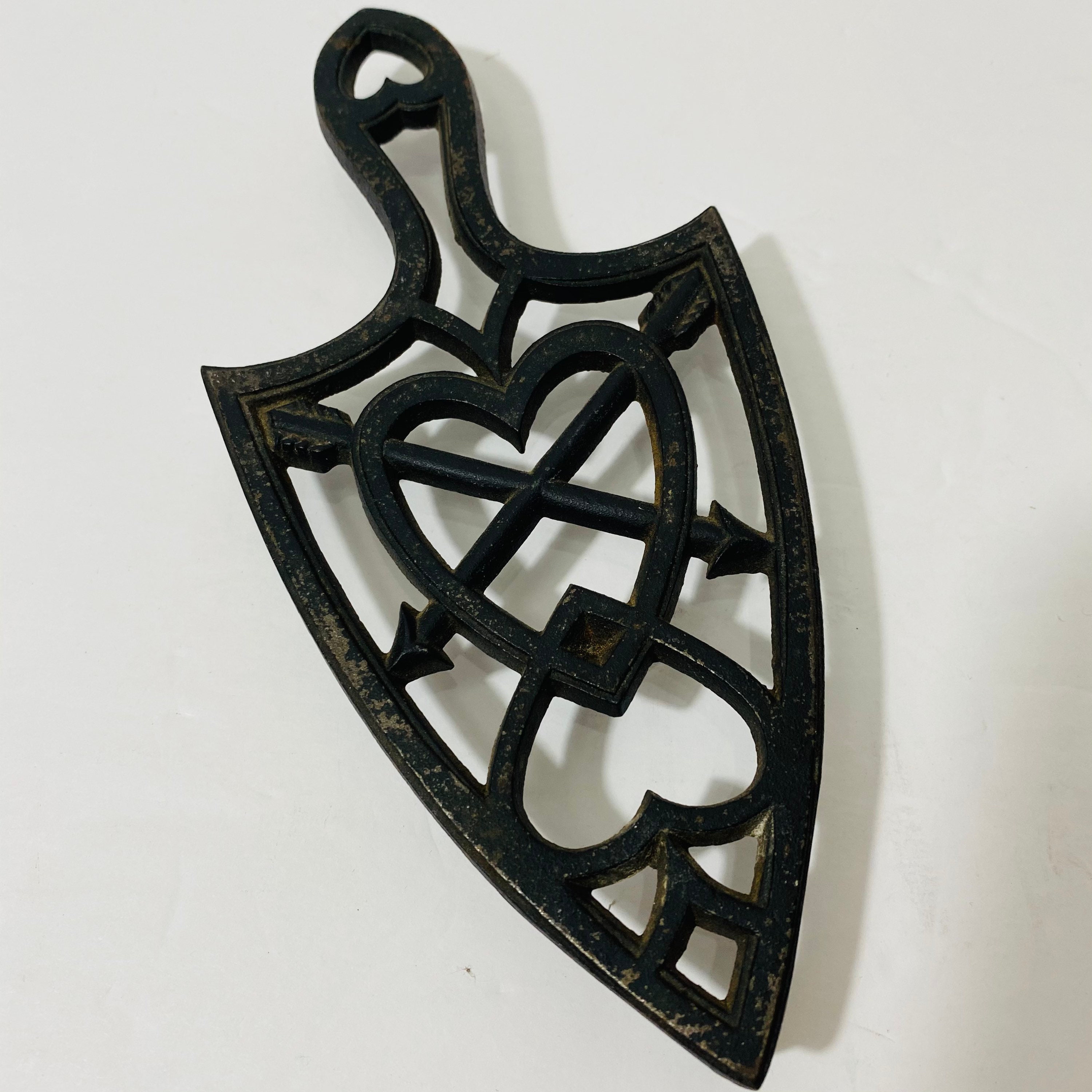 Vintage Cast Iron Metal Spade Trivet Hearts Cupid Arrow Serving Odds ...