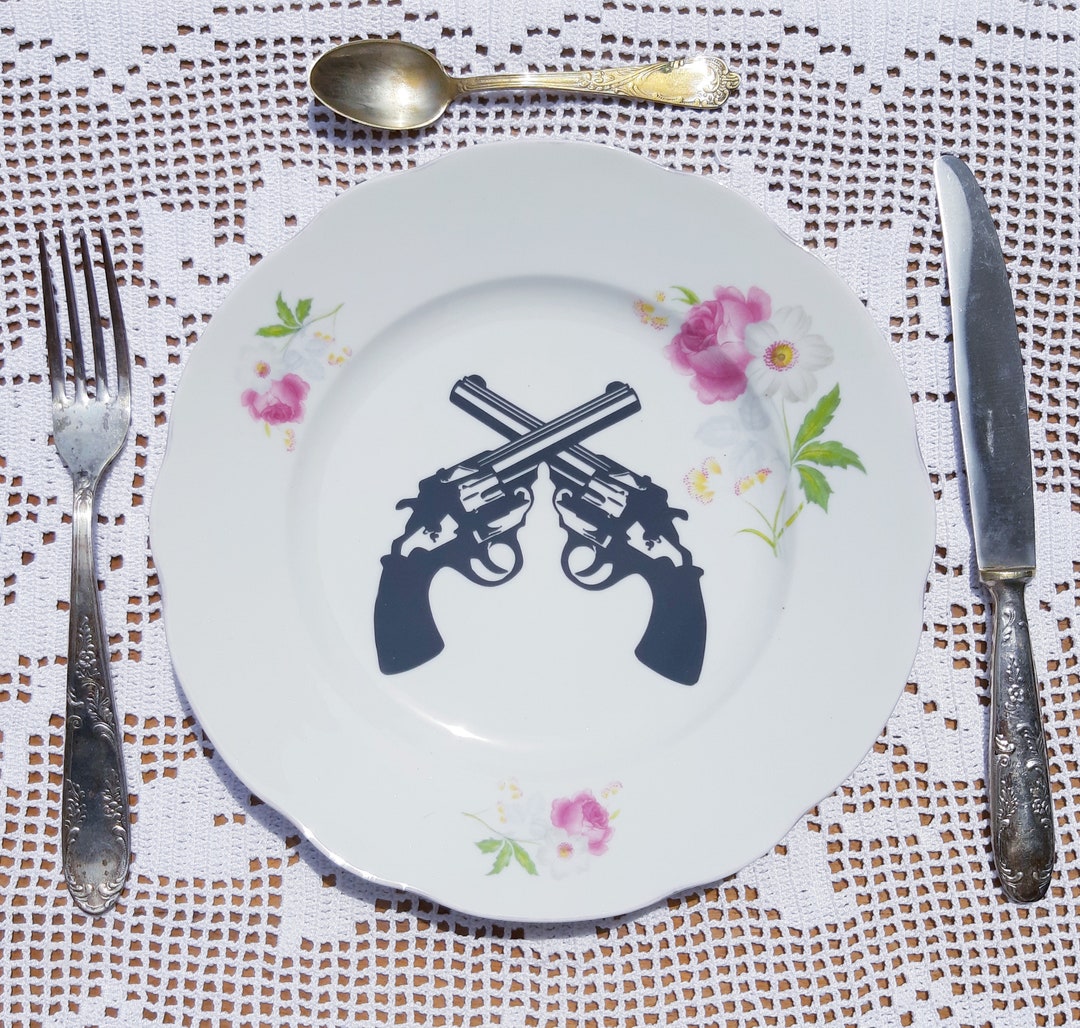Crossed Guns Vintage Dinner Plate - Etsy