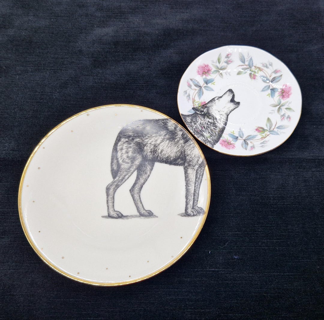 Howling Wolf Set Upcycled Vintage Plates - Etsy