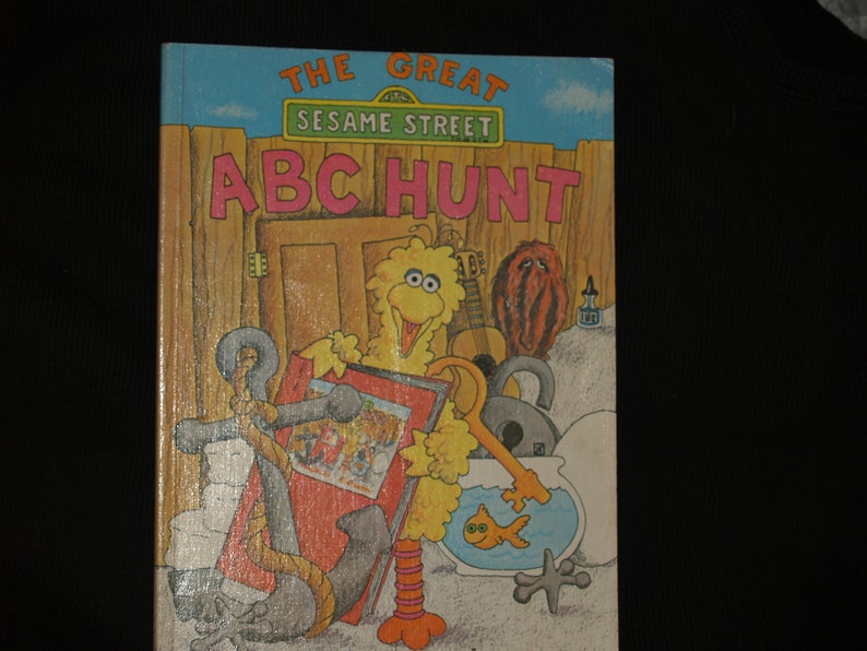 Vintage 1970s Sesame Street ABC Hunt Book: Jim Henson's Muppets - Etsy