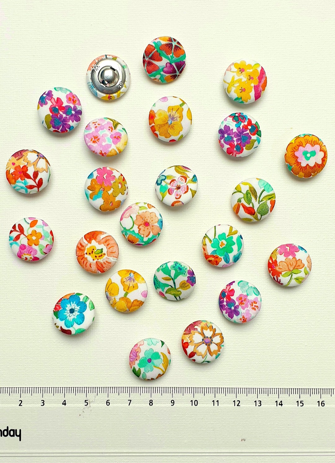 Set of 5 Buttons Covered With Liberty Fabric - 20mm - Etsy