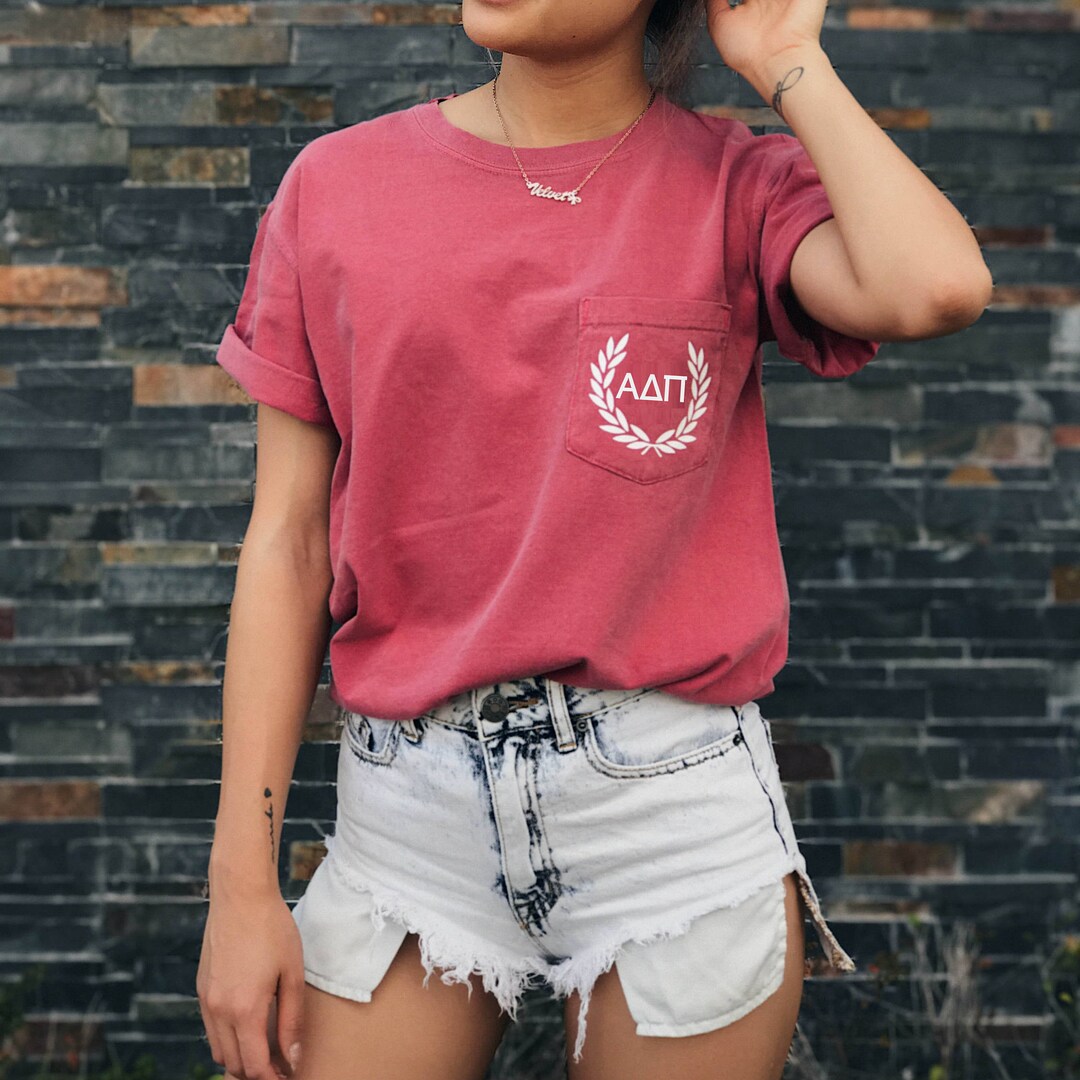 Alpha Delta Pi Adpi Comfort Colors Laurel ΑΔΠ Unisex Pocket T-shirt - Etsy