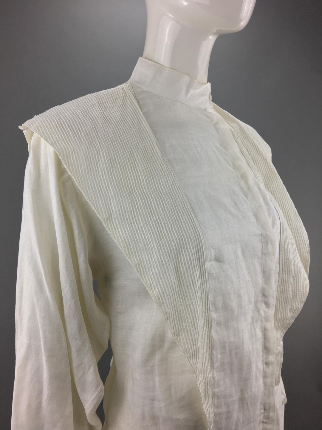 80s Gherardini Off-white Blouseitalian Made Linen Blousenew Age Pleated ...