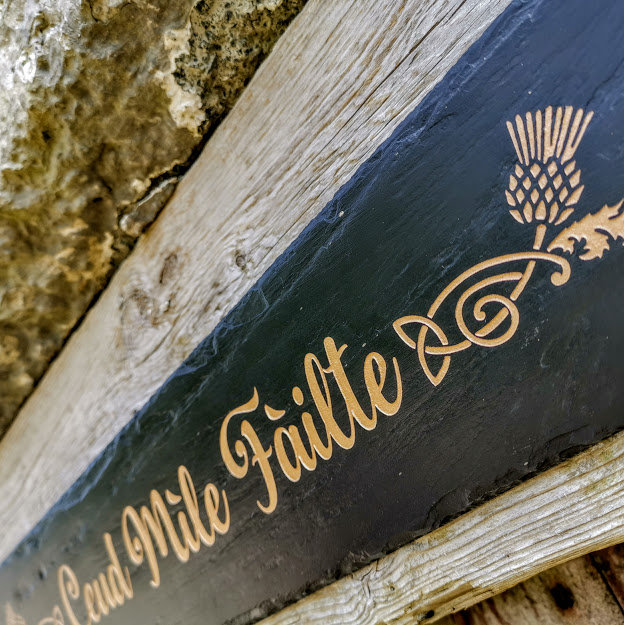 Over the Door Scottish Welcome Sign Céud Mile Fáilte Rose - Etsy