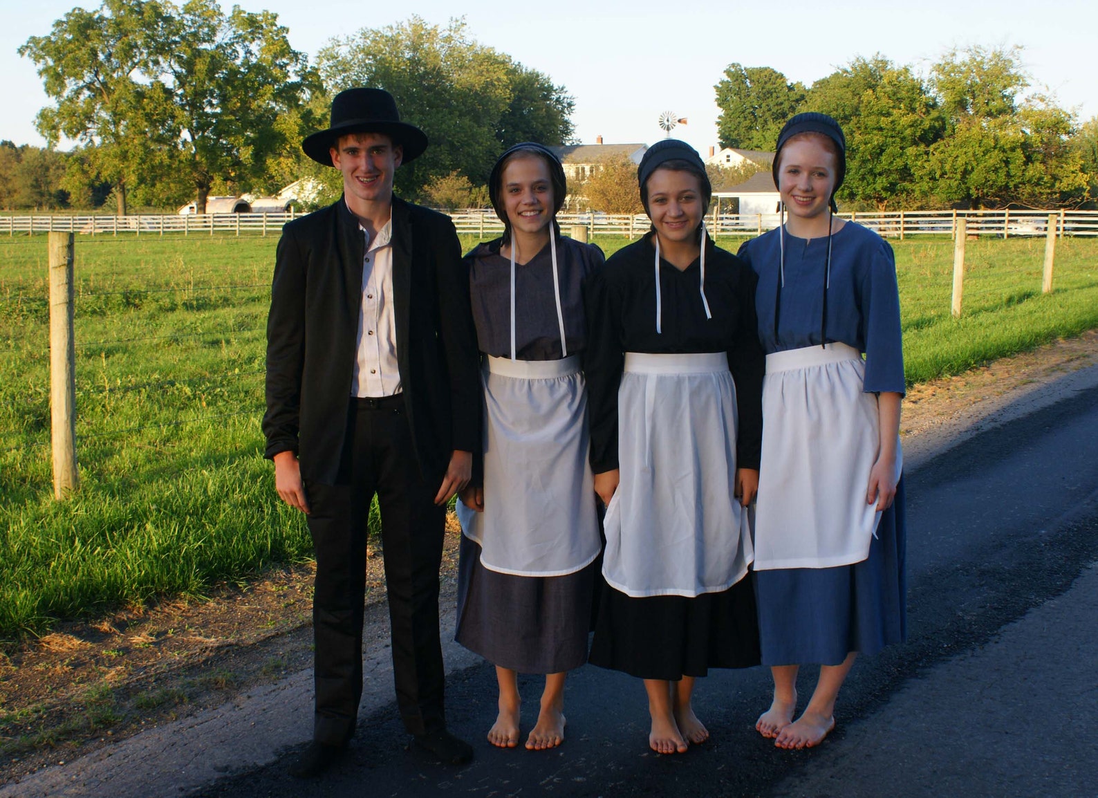 Deluxe Amish Woman's Costume Bonnet Apron Dress Costume - Etsy UK