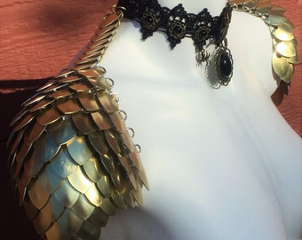 Gothic Red Scale Mail Shoulders Armor Shoulders Scale Mail Pauldrons ...