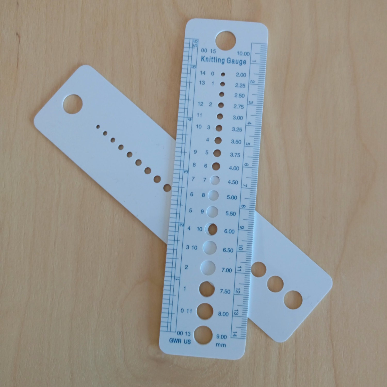 Knitting Needle Gauge Ruler Multifunctional Knitting Tool White Ruler ...
