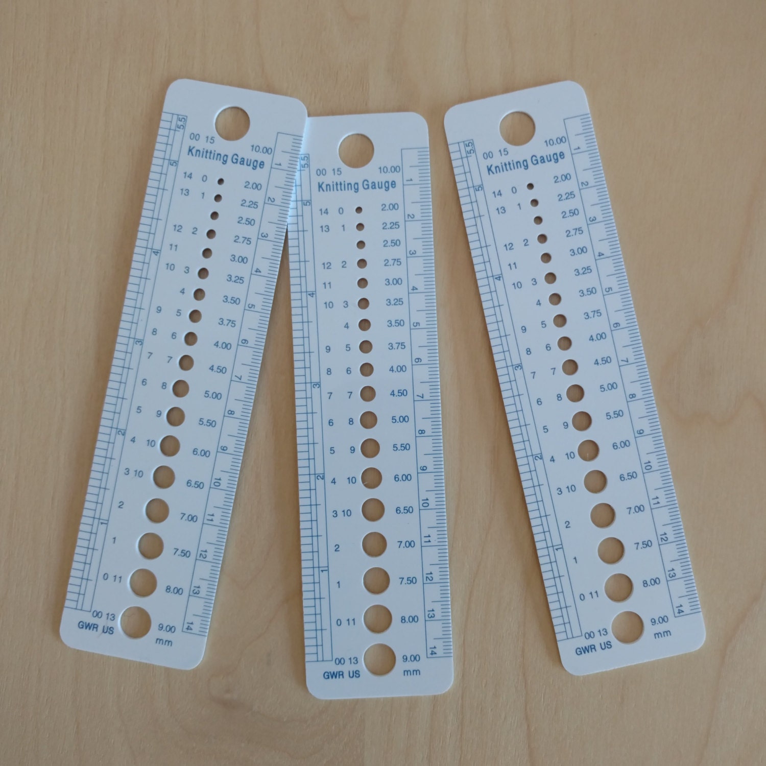 Knitting Needle Gauge Ruler Multifunctional Knitting Tool White Ruler ...