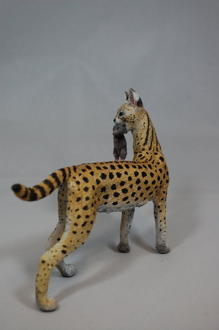 Servalcat Figurine(i Take This Mouse) - Etsy