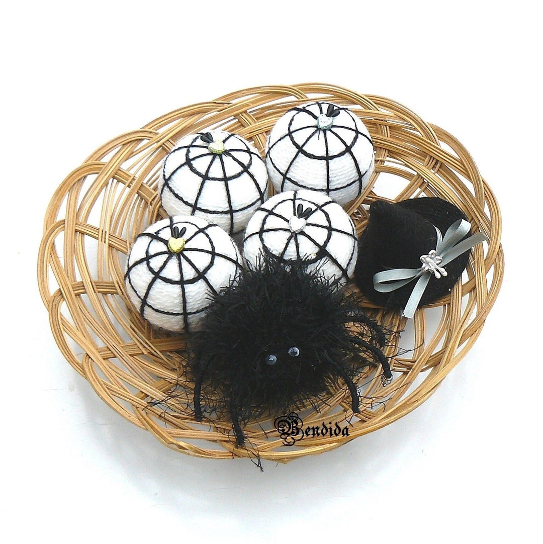 Halloween Bowl Fillers Mix, Spider Web Balls Hairy Black Spider Mini ...