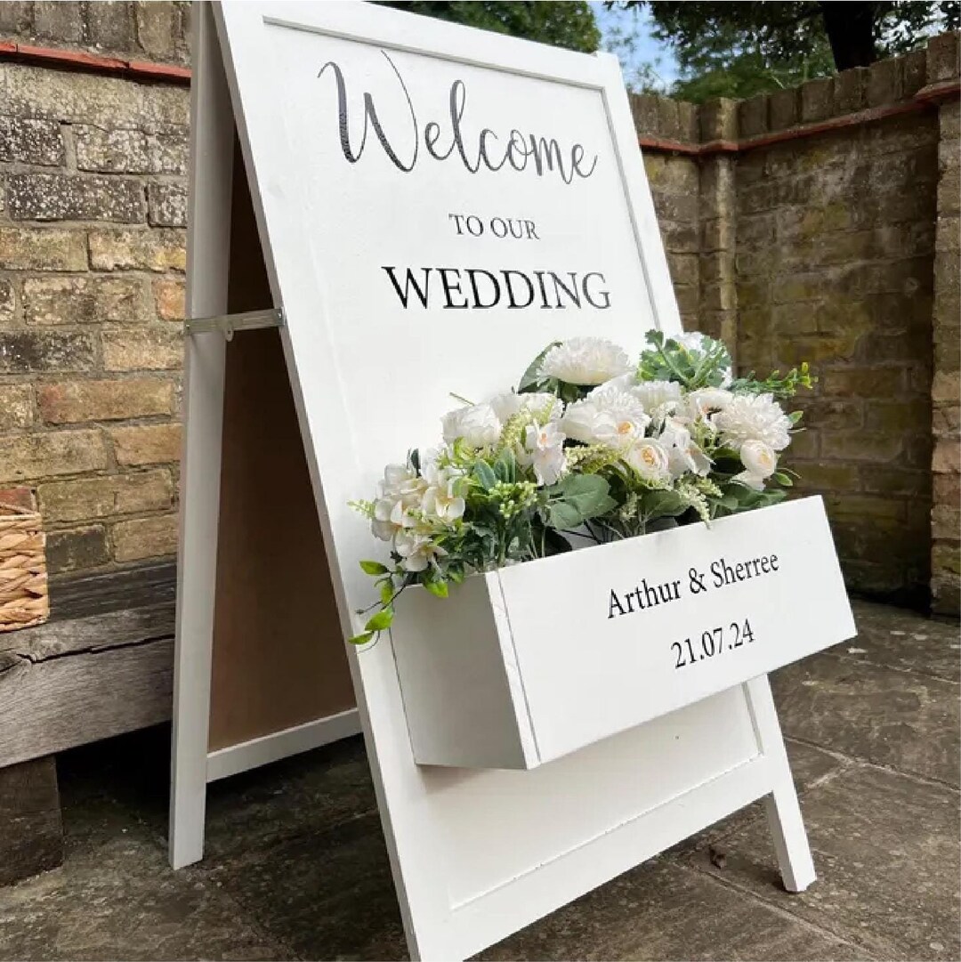Welcome Sign Vinyl for Weddings - Personalised With Names & Date ...