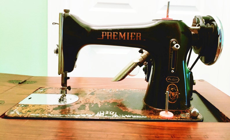 GUY GIFT Mercury Deluxe Sewing Machine Move Over Singer! Rare Vintage ...