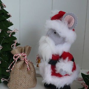 Santa Mouse the Santa for the Family of Mice Meadows PDF Pattern ...