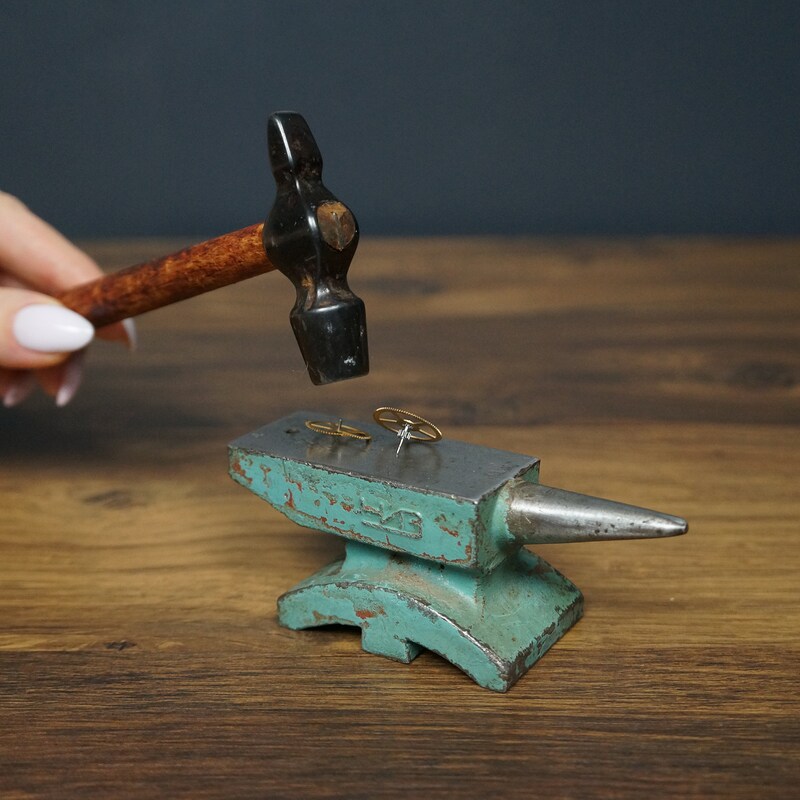 Antique Anvil - Etsy