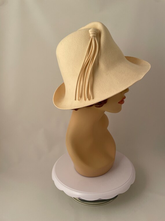 mod vintage 1960s ivory - Gem
