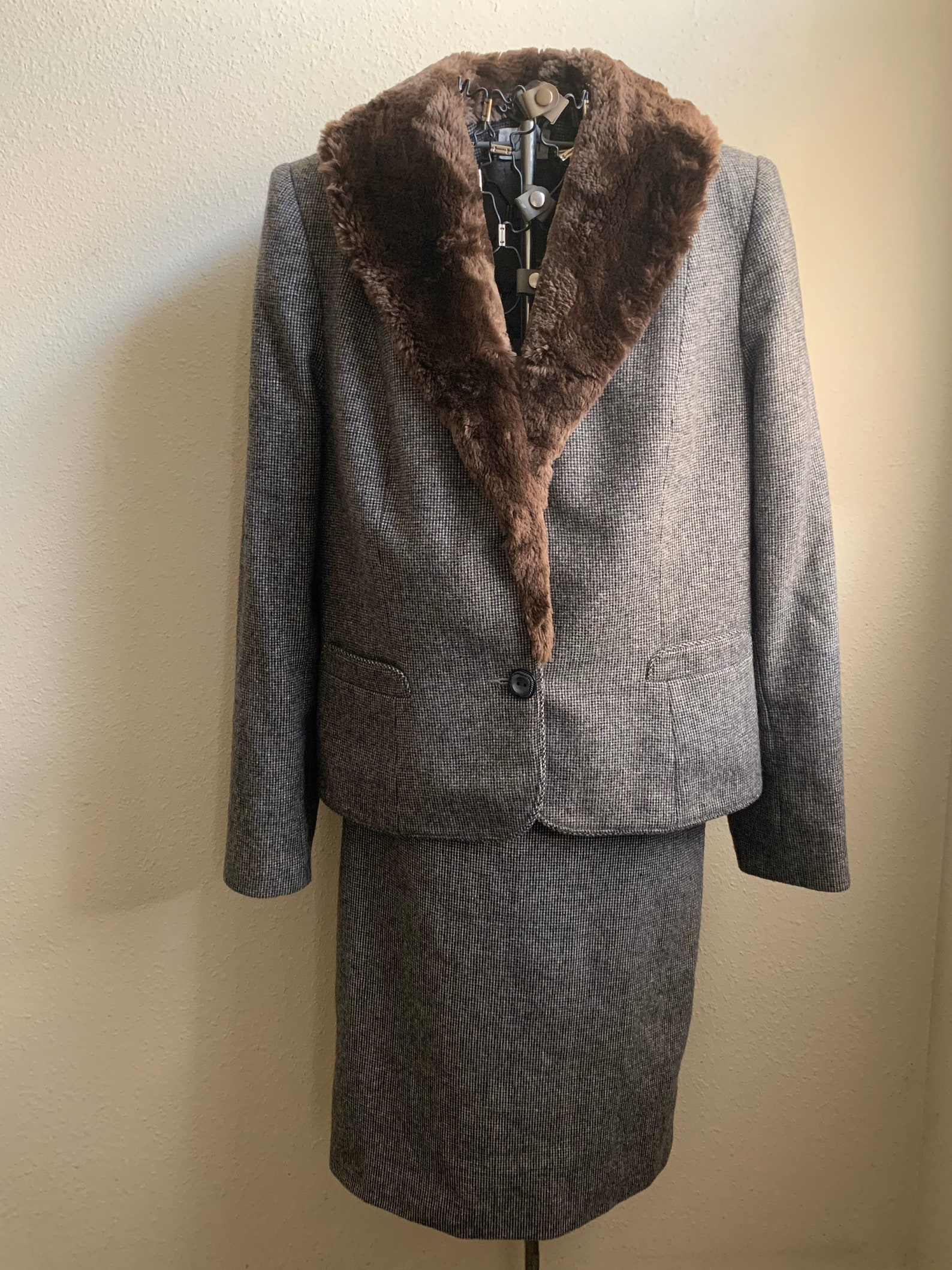 Vintage Koret Two Piece Black White Gray Tweed Plaid Skirt and Blazer ...