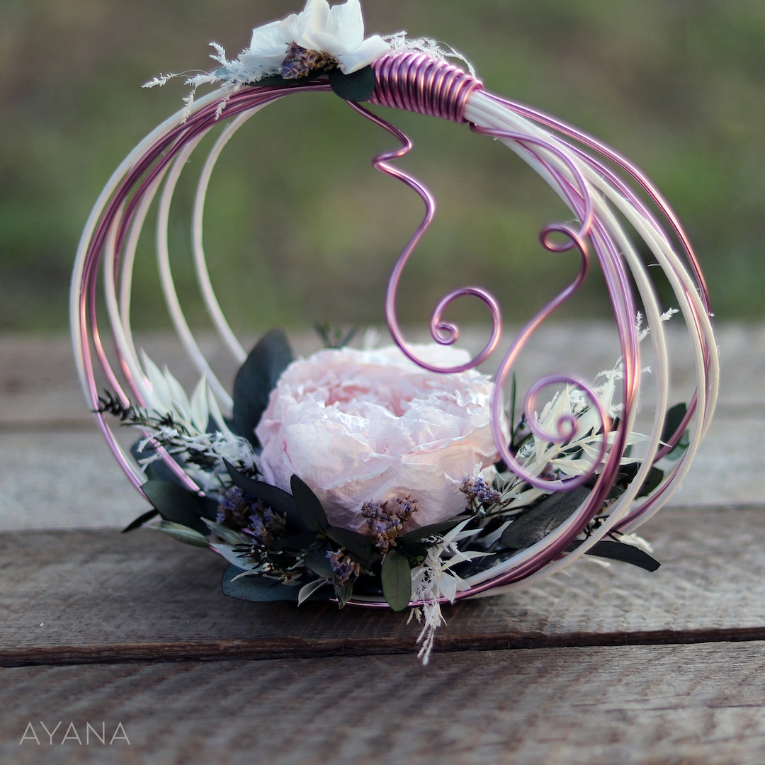 Arcade Wedding Ring Holder PIVOINE, Romantic Ring Holder With Natural ...
