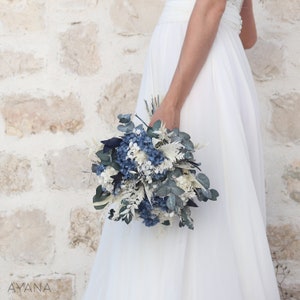 Bouquet SAINT-FLORENT Hydrangea and Eucalyptus Dusty Blue and White ...