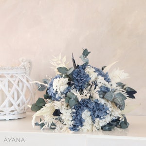 Bouquet SAINT-FLORENT Hydrangea and Eucalyptus Dusty Blue and White ...