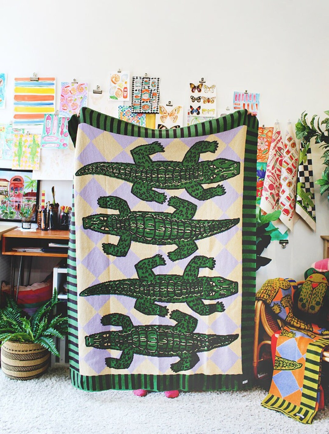 Alligator Patio Knit Throw Blanket in Lilac Lady - Reptile Blanket ...