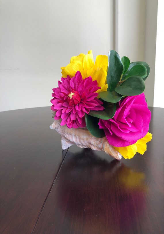 Queen Conch Shell Floral Arrangement. Flowers Floral - Etsy
