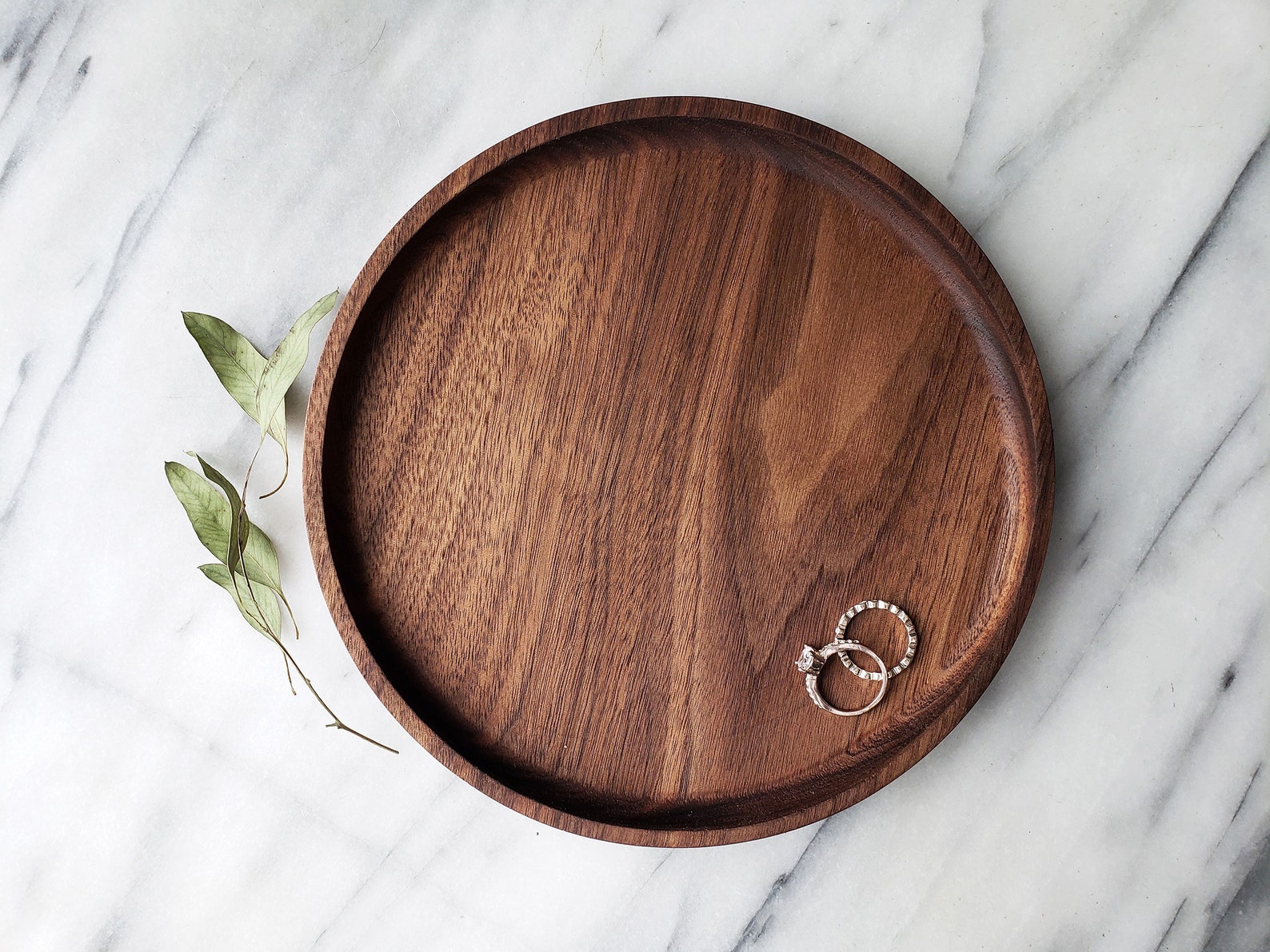 Round Wood Tray / Black Walnut / Shallow Circle Catchall - Etsy
