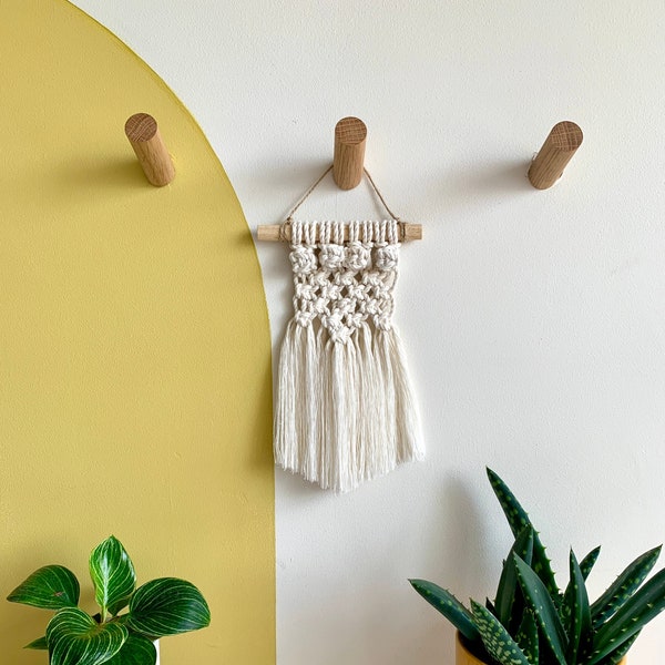Small Macrame Wall Hanging - Etsy