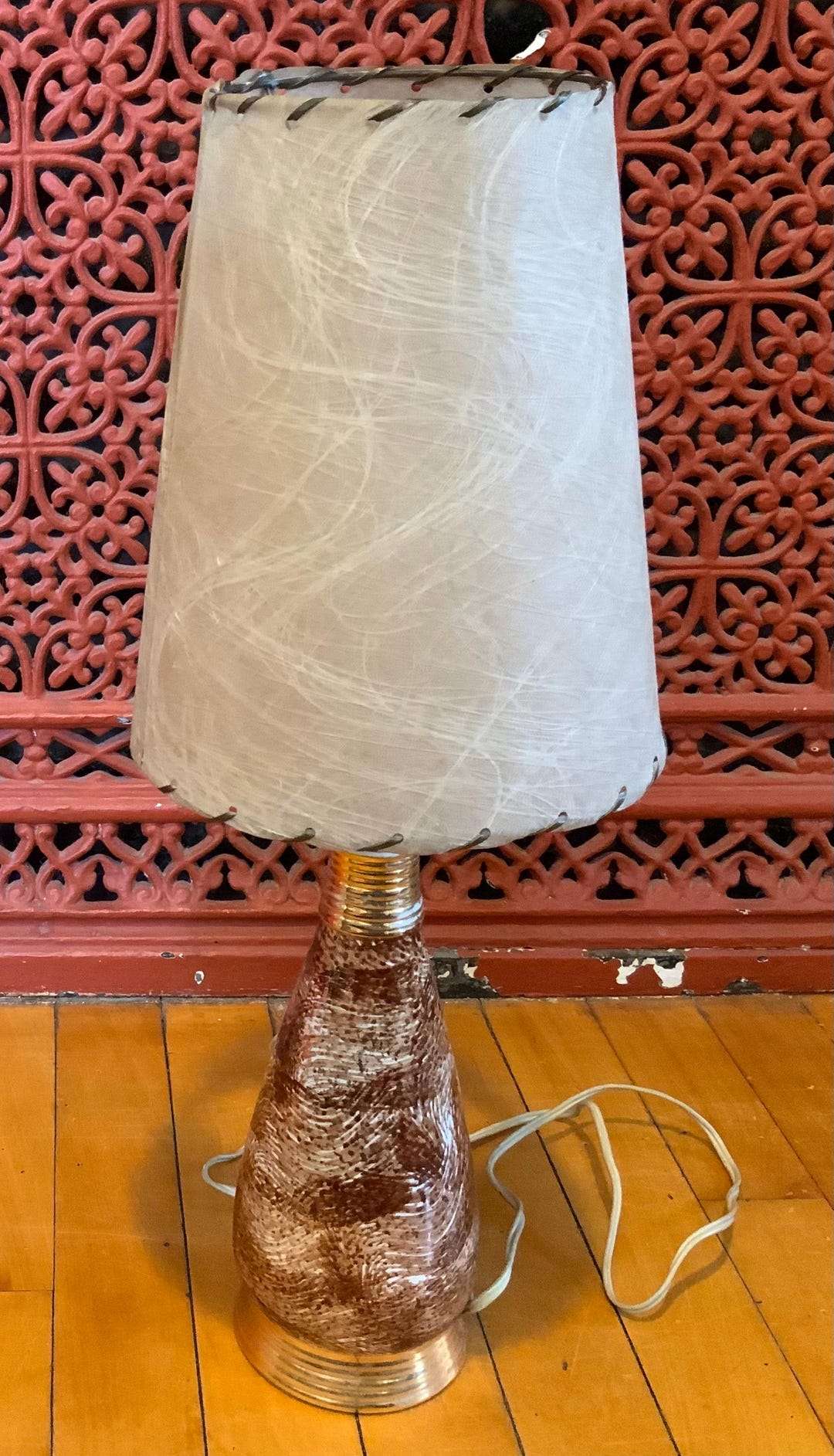 Vintage MCM Table Lamp W/fiberglass Shade. - Etsy