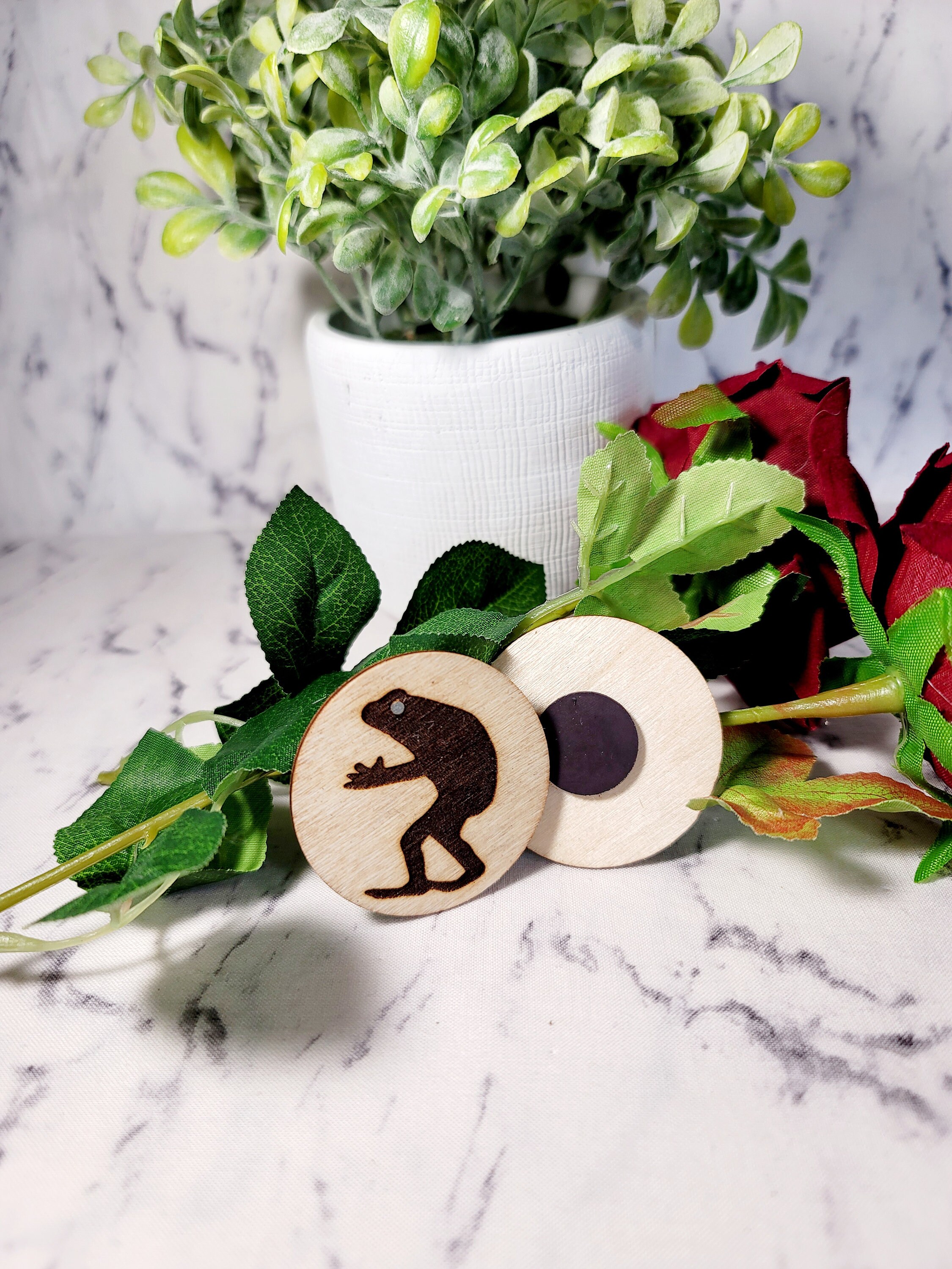 Loveland Frogman Weird Magnet Cryptid Decor Monster Magnet - Etsy.de