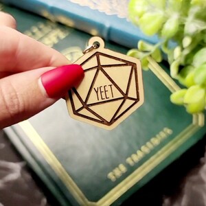D20 Keychain, D20 Yeet, Yeet 20 Oof, D20 Dice Keychain, D20 Gift, RPG ...