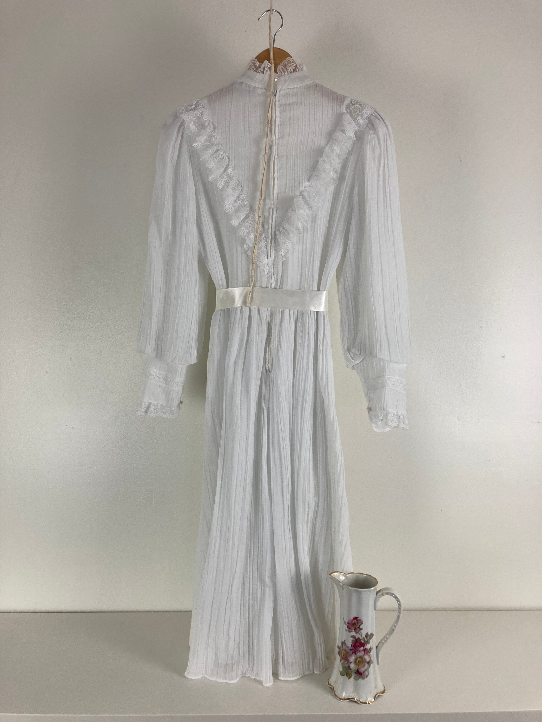 White Gauzy Flowing Cotton Vintage Prairie Victorian Dress | Etsy