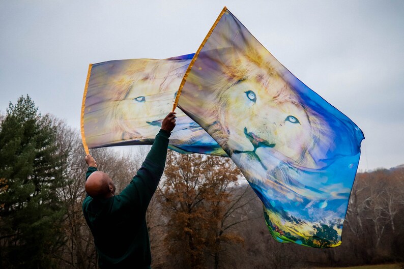 King of Glory Worship Flag Prophetic Art Lion Flag - Etsy