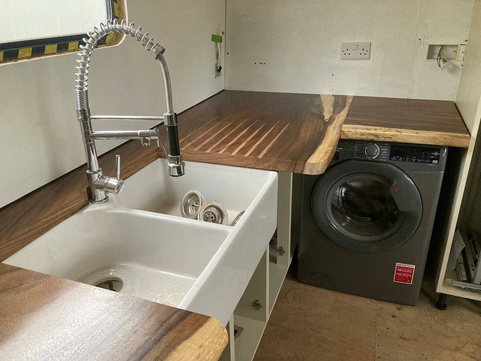 Bespoke Rustic Live Edge Solid Wood Kitchen Worktops and Islands ...