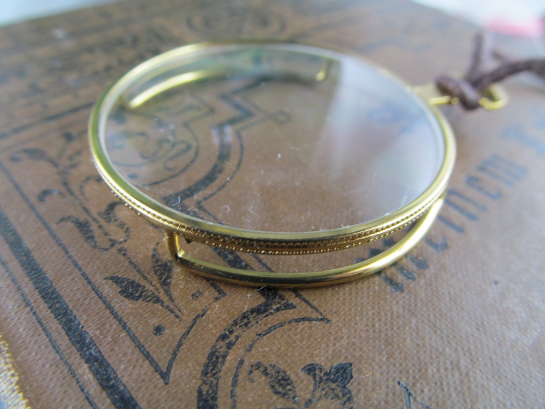 Real Monocle Golden With Cord, No Amplification / Prescription! - Etsy